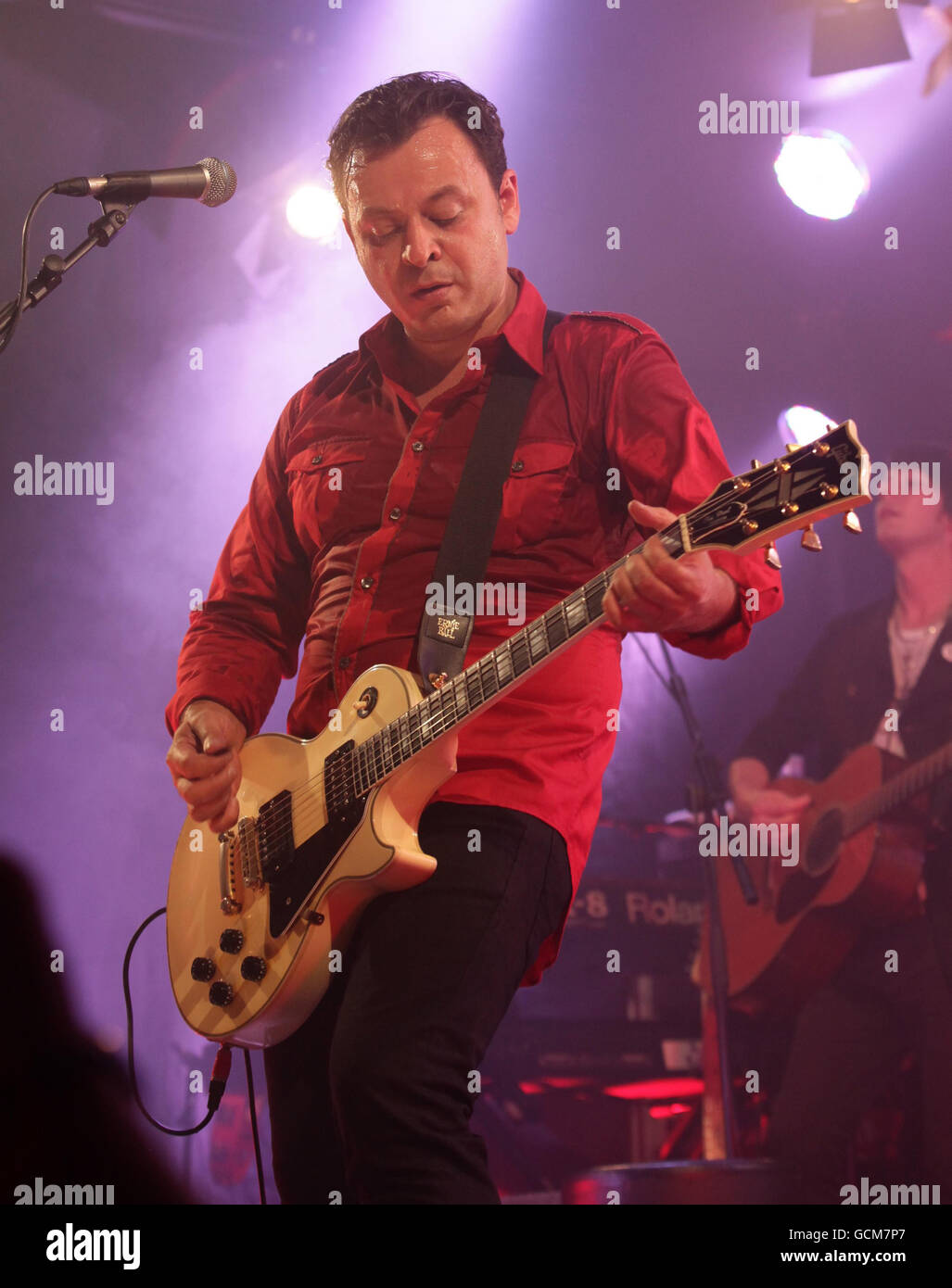 James Dean Bradfield del Manic Street Preachers ha eseguito un concerto ...