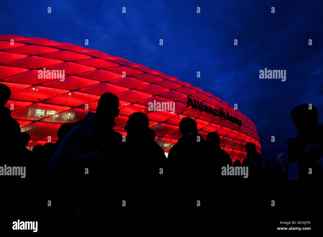 I tifosi arrivano allianz arena immagini e fotografie stock ad alta ...