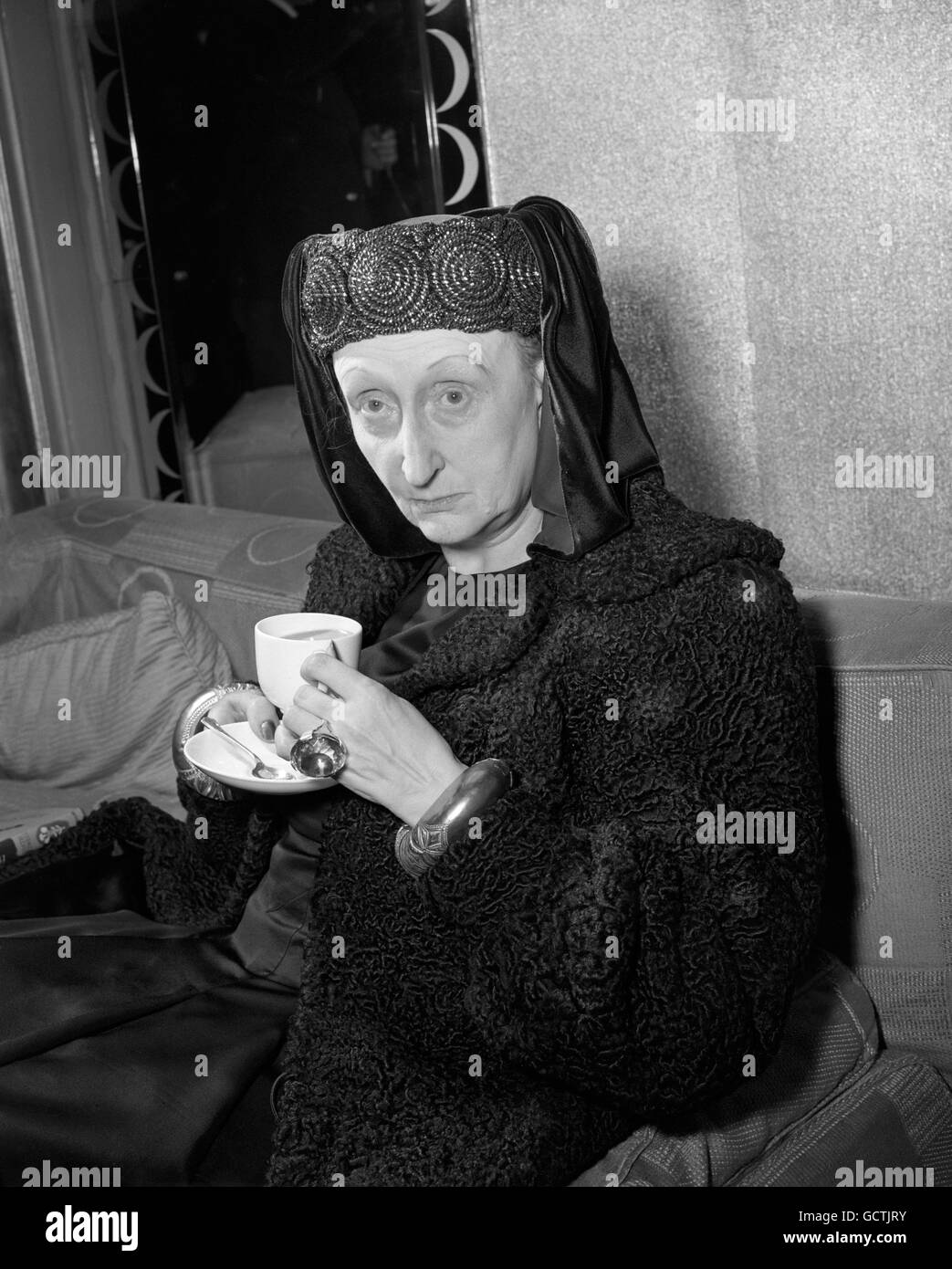 Dr edith sitwell immagini e fotografie stock ad alta risoluzione - Alamy