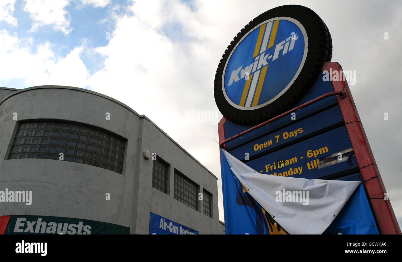 Kwik fit sign immagini e fotografie stock ad alta risoluzione - Alamy