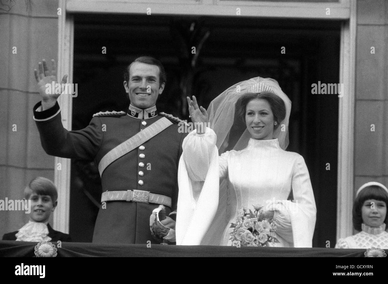 Principessa anne e capitano mark phillips a buckingham palace immagini ...