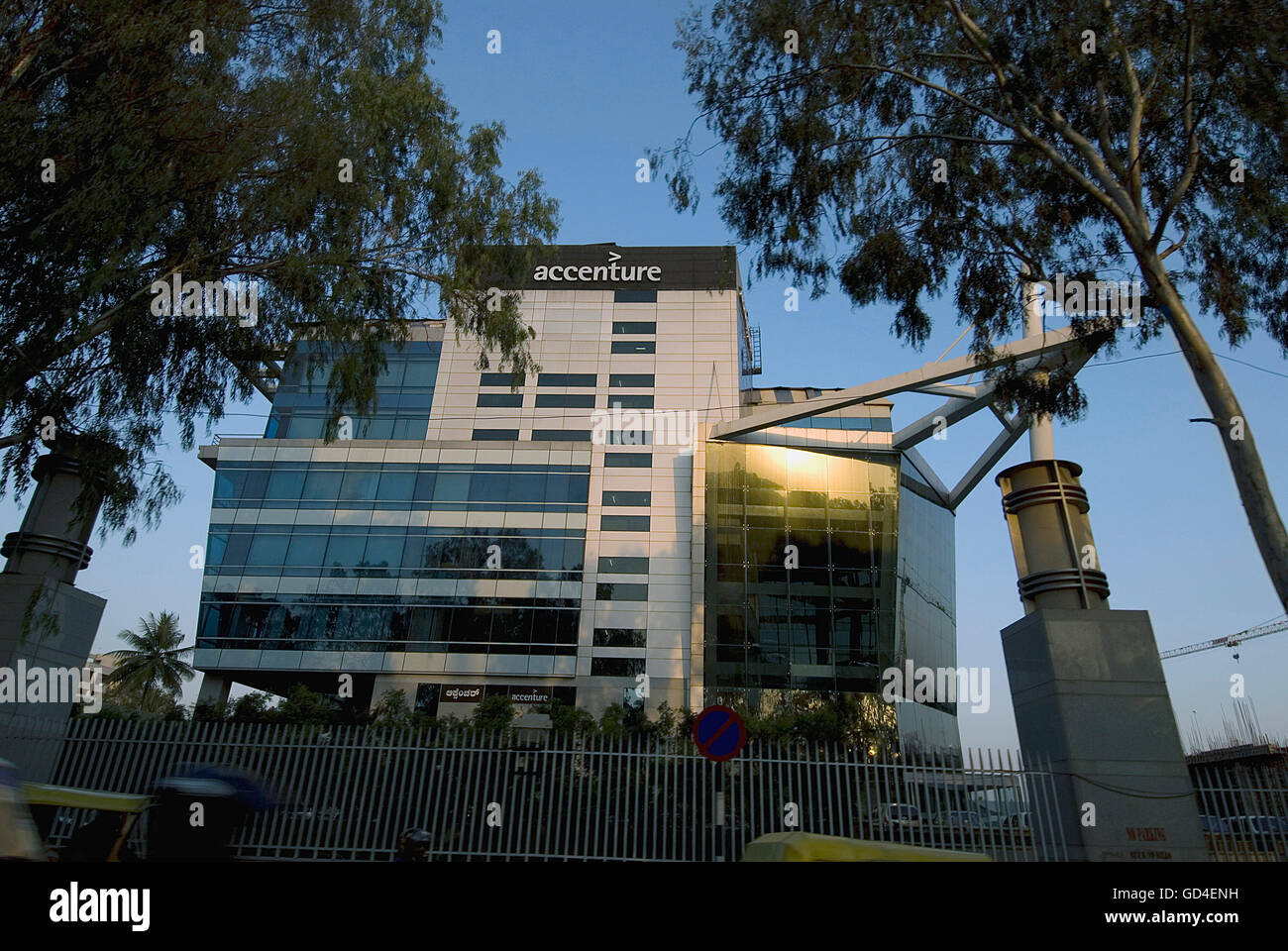 Accenture buildings immagini e fotografie stock ad alta risoluzione - Alamy