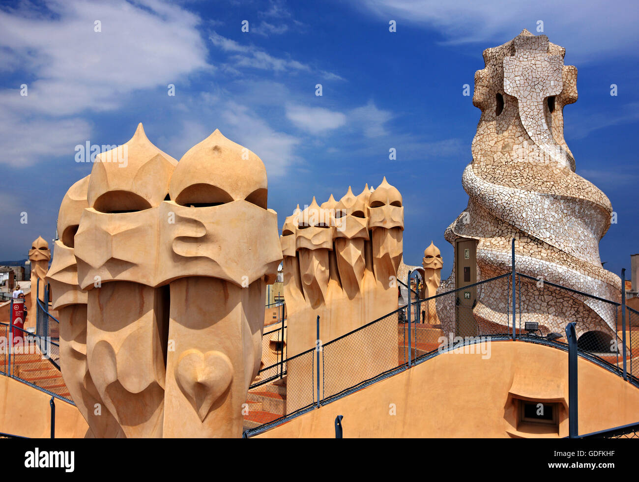 Sul tetto del 'La Pedrera' ('Casa Milà'), uno dei capolavori del ...