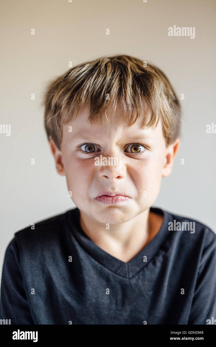 Faccia rugosa immagini e fotografie stock ad alta risoluzione - Alamy