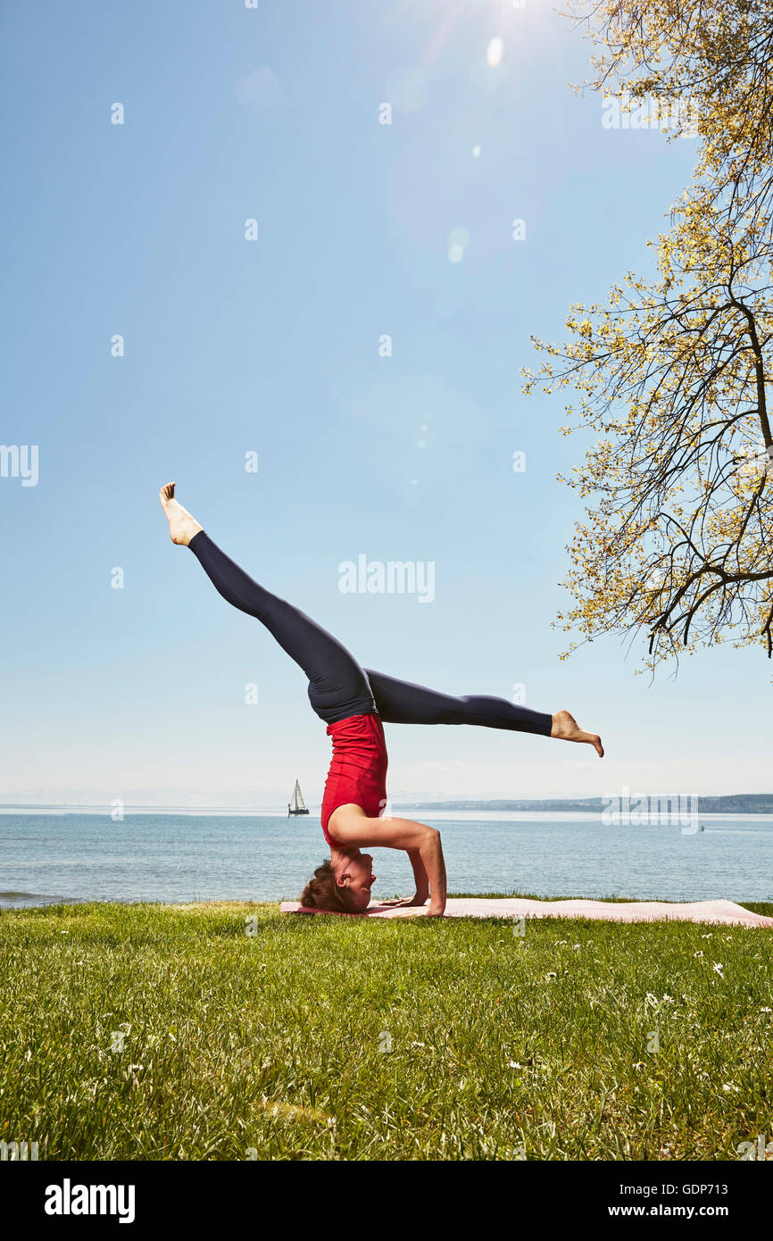 Gambe divaricate immagini e fotografie stock ad alta risoluzione - Alamy