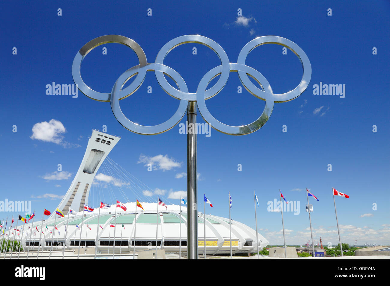 Torre montreal dello stadio olimpico immagini e fotografie stock ad ...