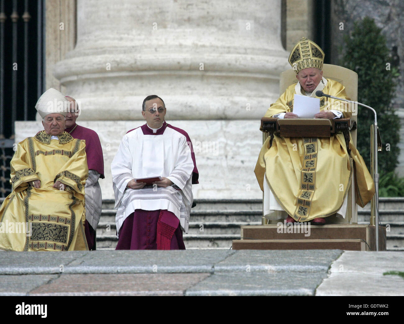 Papa giovanni paolo secondo immagini e fotografie stock ad alta ...