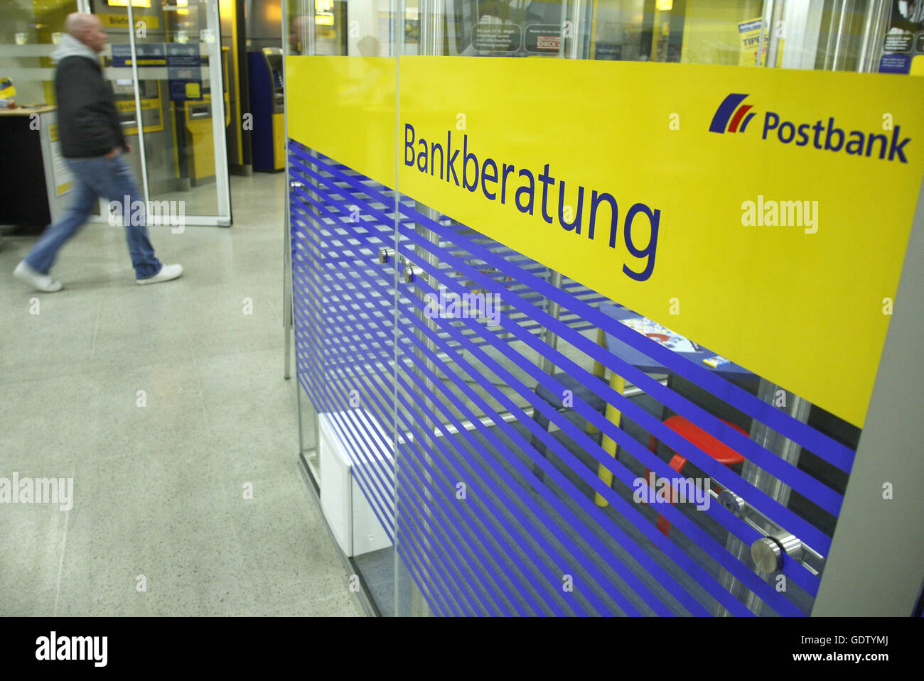 Clienti postbank immagini e fotografie stock ad alta risoluzione - Alamy