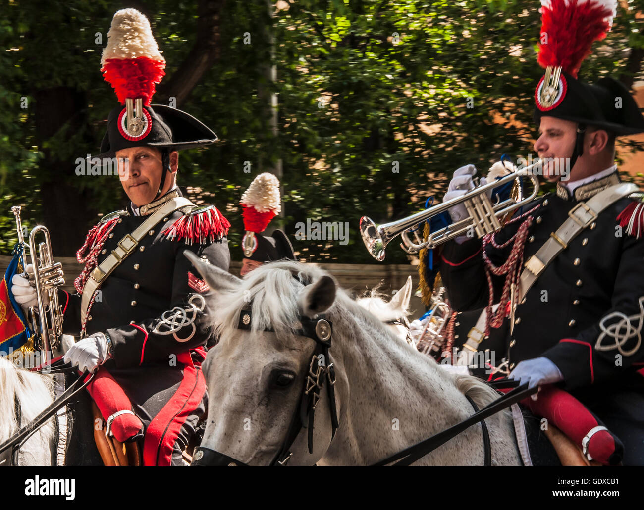 Carabinieri uniform immagini e fotografie stock ad alta risoluzione - Alamy