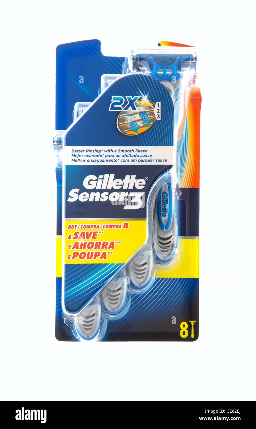Pack di 8 Gillette Sensor 3 i rasoi " usa e getta " su sfondo bianco ...