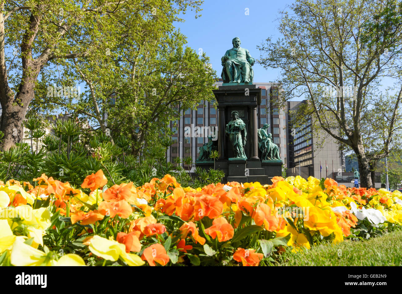 Monumento a ferenc deak su piazza roosev immagini e fotografie stock ad ...