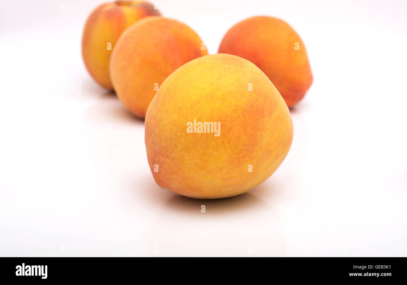 Frutto di pesca immagini e fotografie stock ad alta risoluzione - Alamy