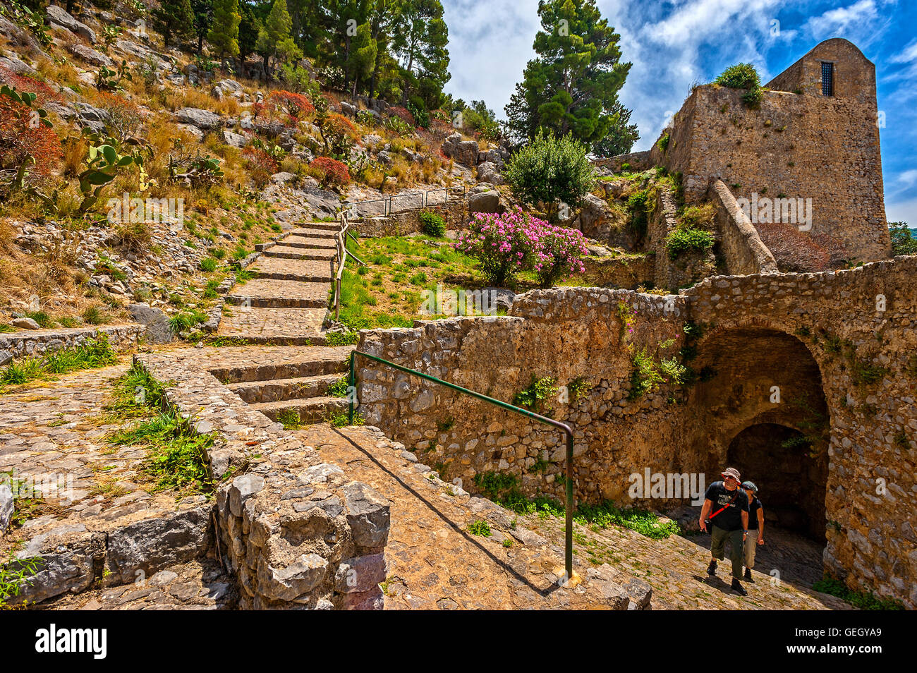 Castello di cefalu immagini e fotografie stock ad alta risoluzione - Alamy