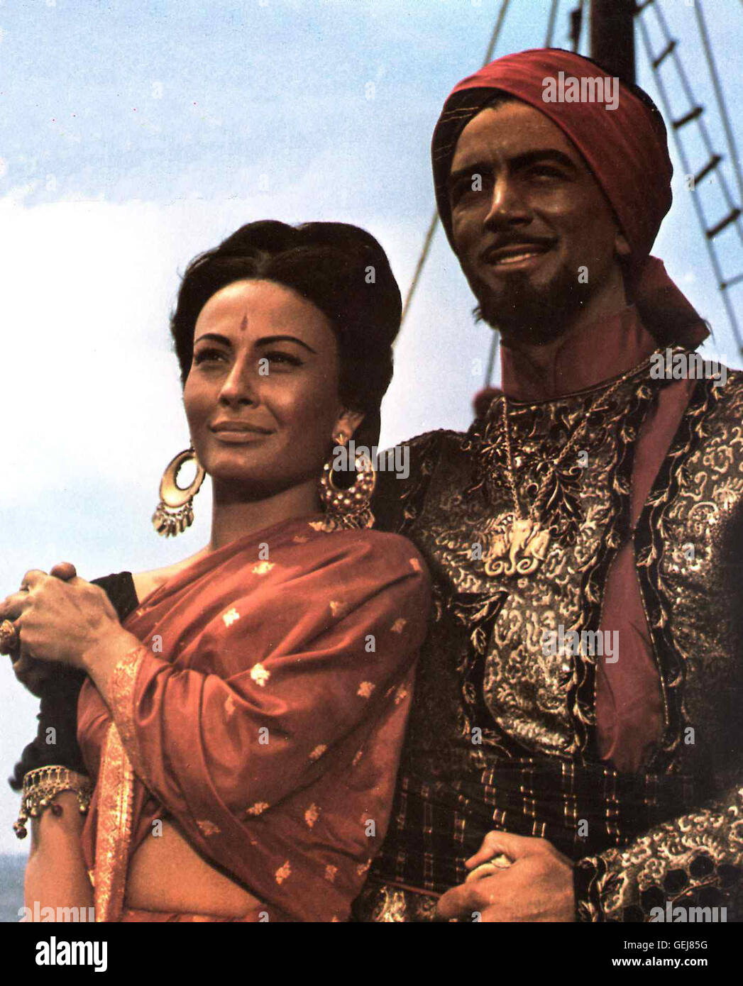 Ray Danton Der indonesische Fuerstensohn Sandokan (Ray Danton) macht ...