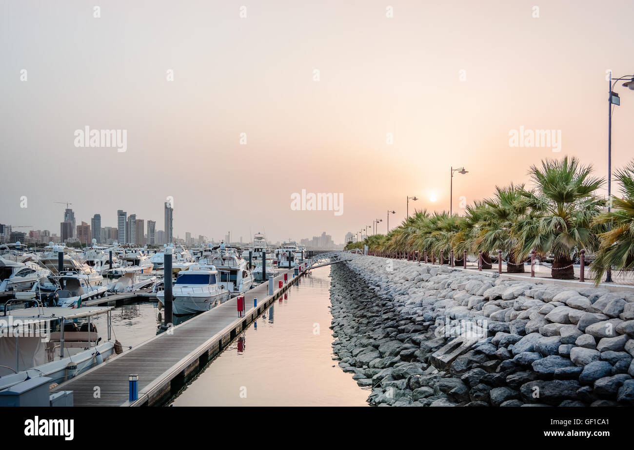 Costruzione kuwait immagini e fotografie stock ad alta risoluzione - Alamy