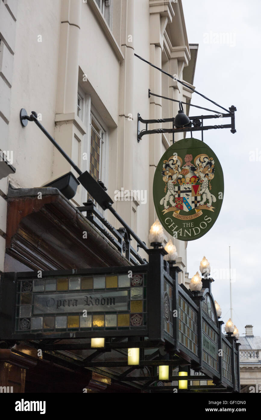 The chandos pub immagini e fotografie stock ad alta risoluzione - Alamy