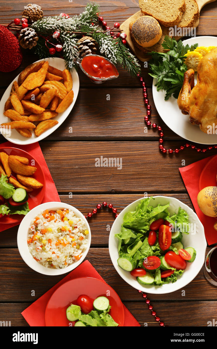 Cibo tradizionale per la cena di Natale, feste messa in tavola e ...