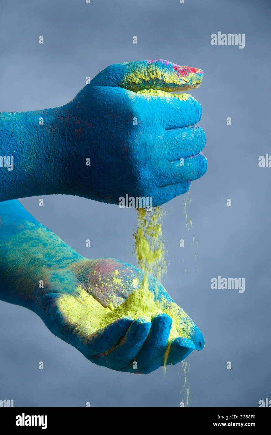 Mani colorate immagini e fotografie stock ad alta risoluzione - Alamy