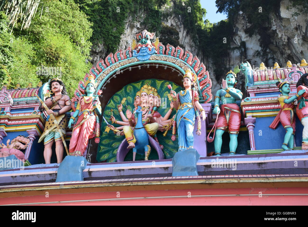 Hindu temple statues batu caves immagini e fotografie stock ad alta ...