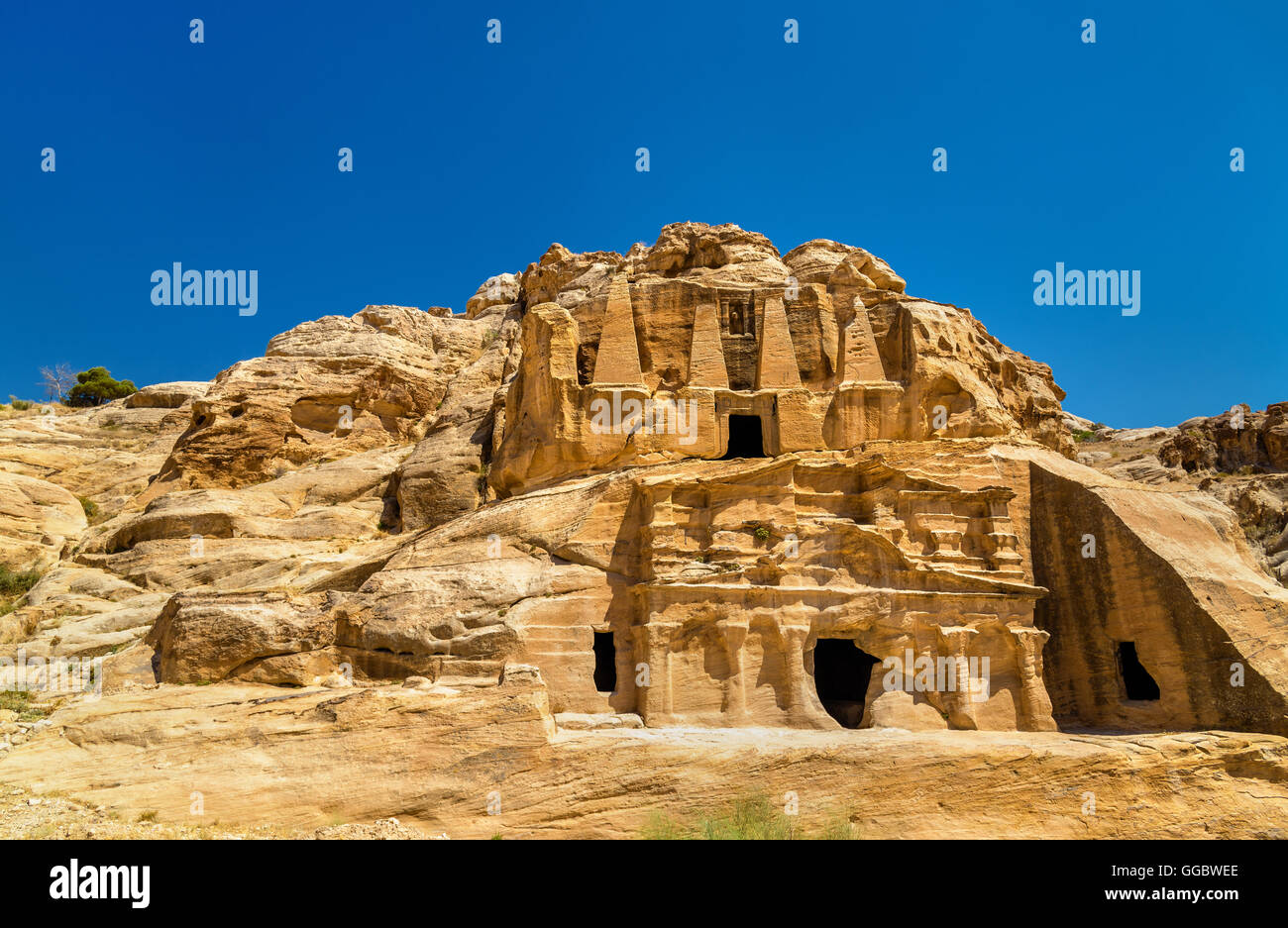Tomba dell'obelisco di petra immagini e fotografie stock ad alta ... Tomba dell'obelisco di petra immagini e fotografie stock ad alta ...
