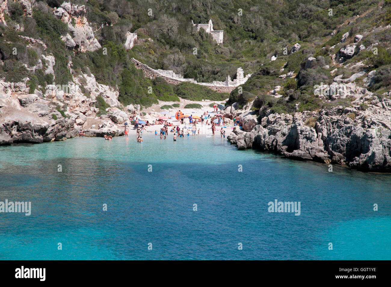 Turisti sulla spiaggia di minorca immagini e fotografie stock ad alta ...