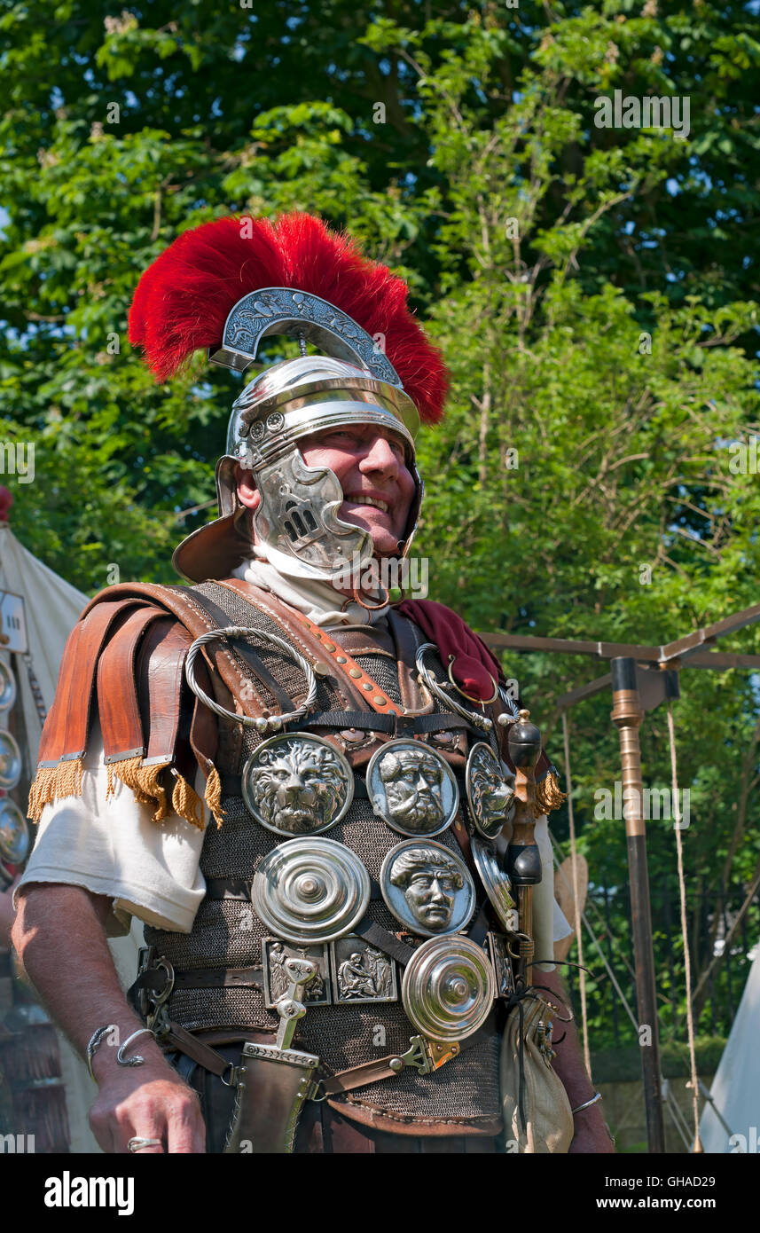 Soldato legionario romano estivo immagini e fotografie stock ad alta ...