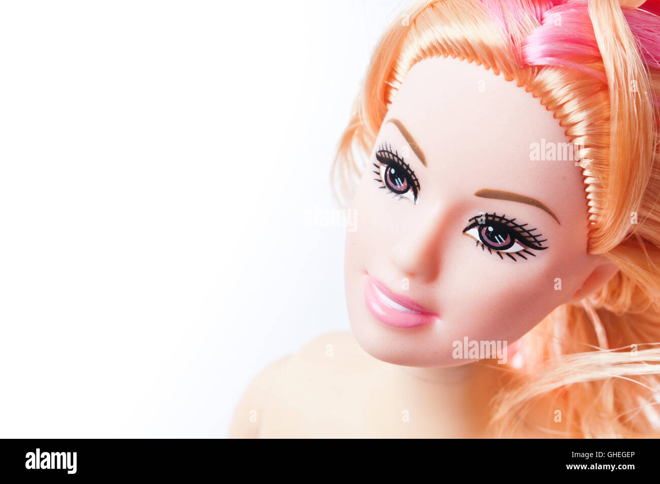 Face barbie doll immagini e fotografie stock ad alta risoluzione - Alamy