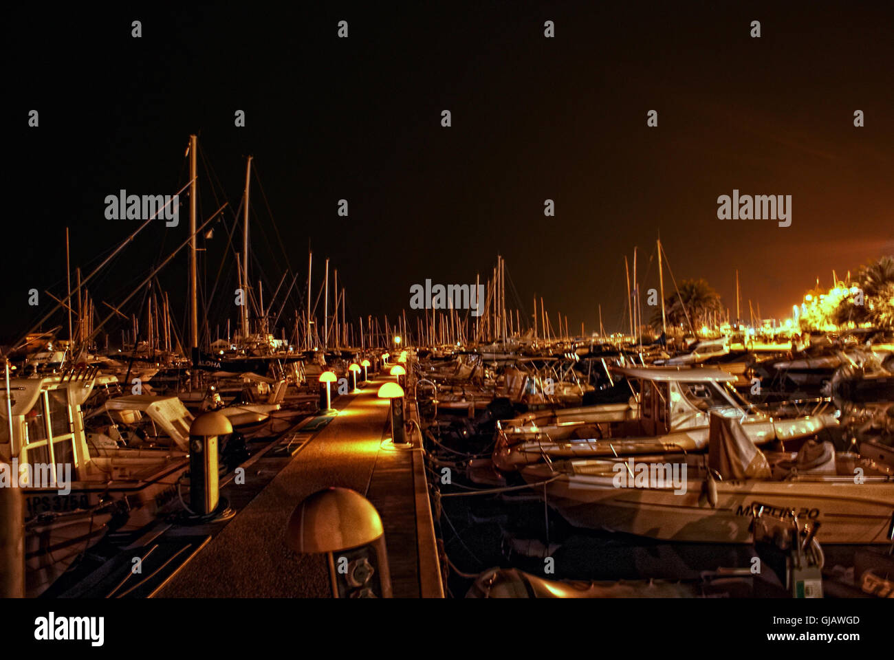 Pescara di notte immagini e fotografie stock ad alta risoluzione - Alamy