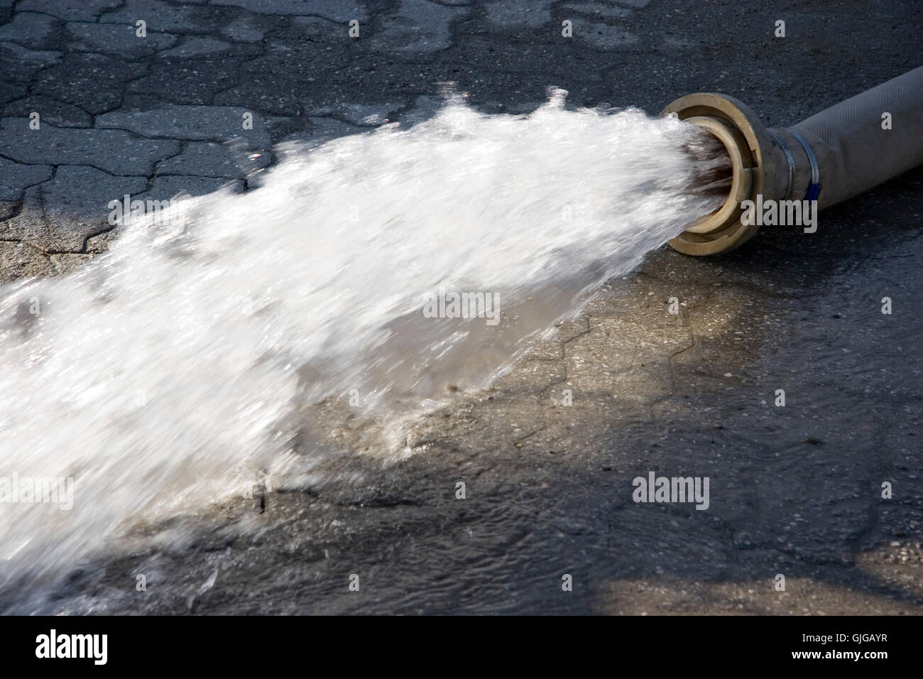 Fuoco e acqua immagini e fotografie stock ad alta risoluzione - Alamy