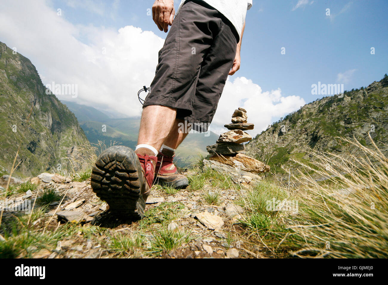 Donna di montagna immagini e fotografie stock ad alta risoluzione - Alamy
