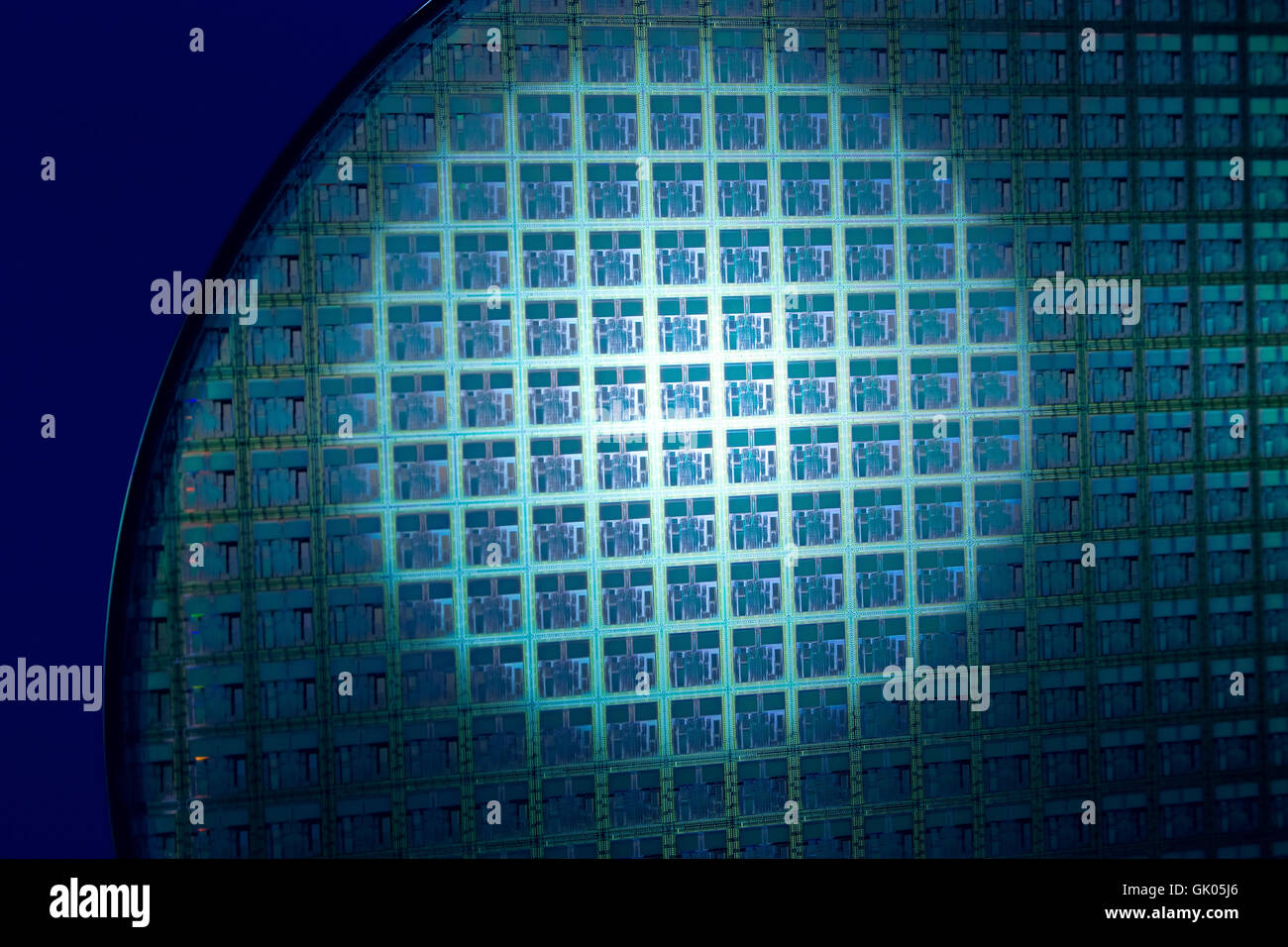 Silicon wafer immagini e fotografie stock ad alta risoluzione - Alamy