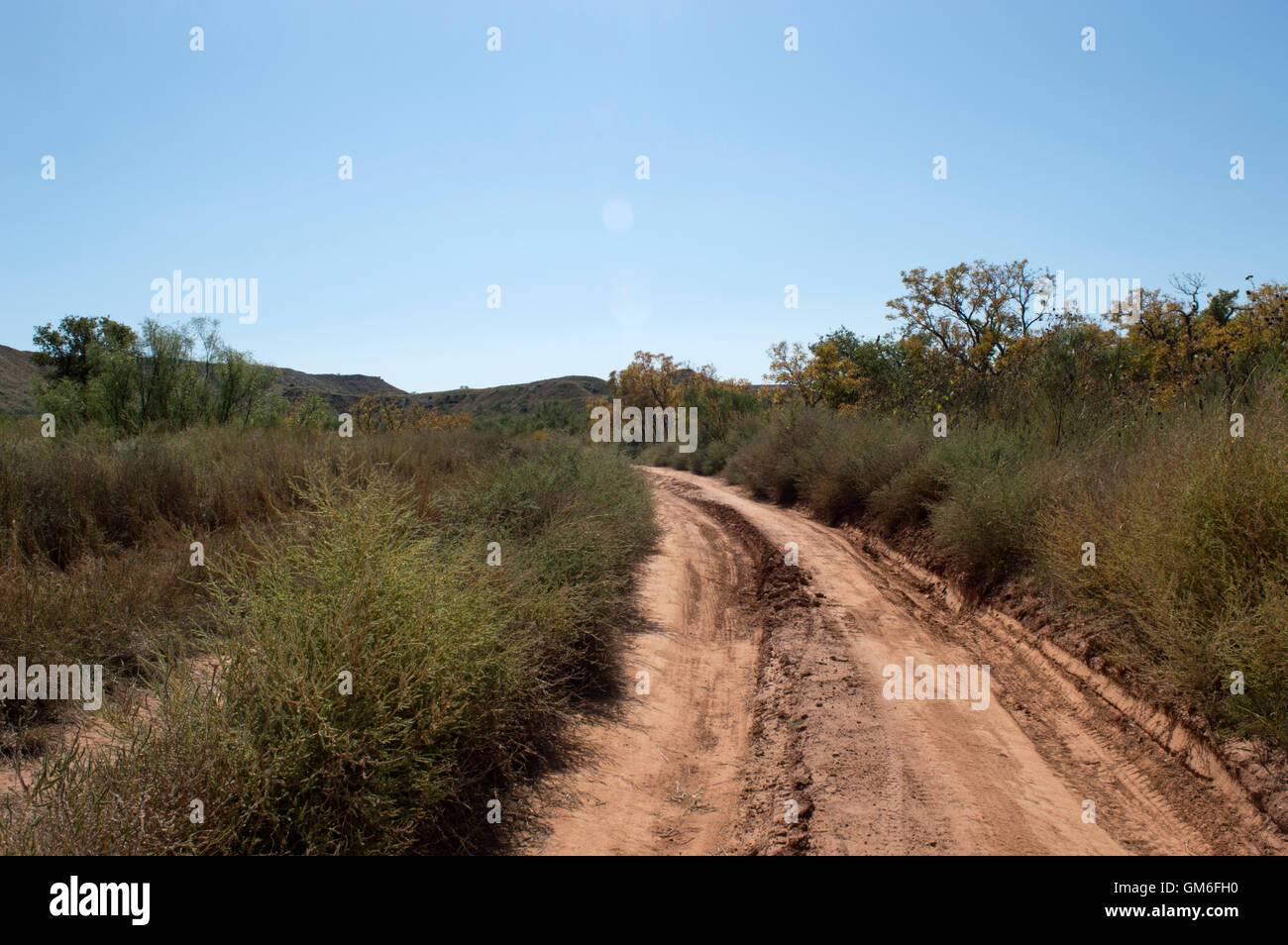Vecchia strada sterrata immagini e fotografie stock ad alta risoluzione ...