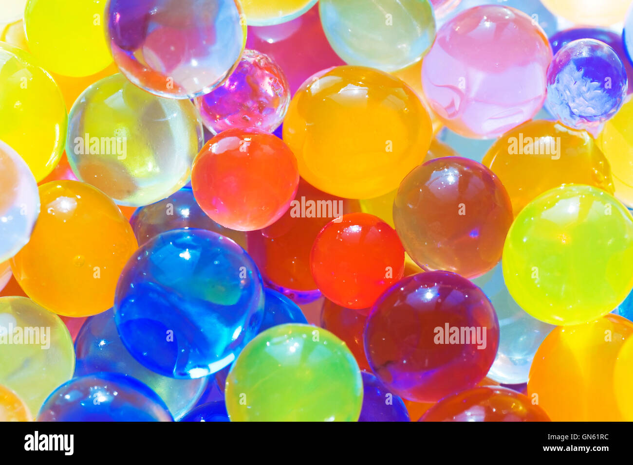 Palline di plastica colorate immagini e fotografie stock ad alta ...