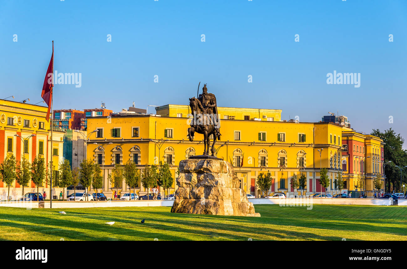 Piazza skanderbeg albania immagini e fotografie stock ad alta ...