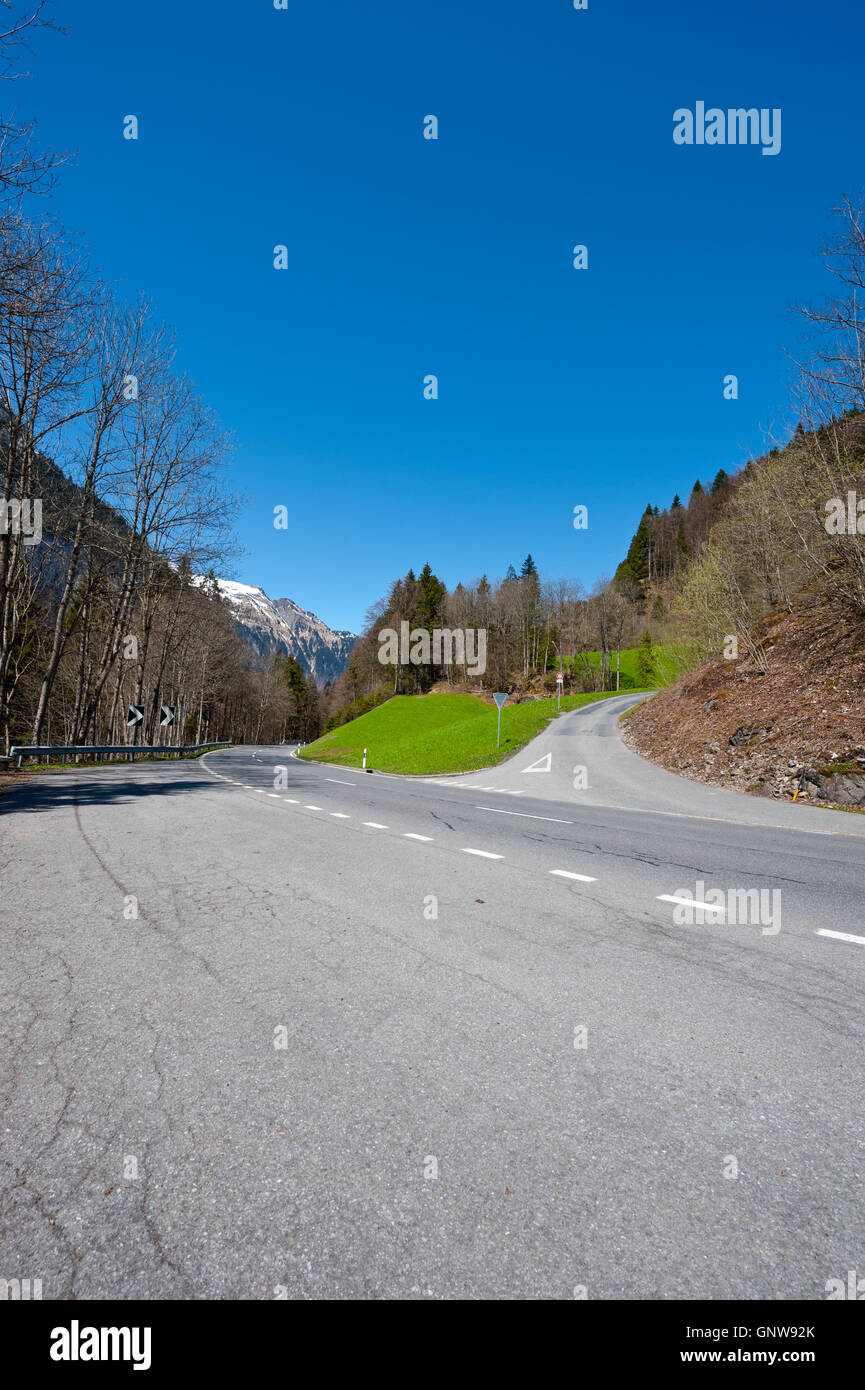 Linea del bivio immagini e fotografie stock ad alta risoluzione - Alamy