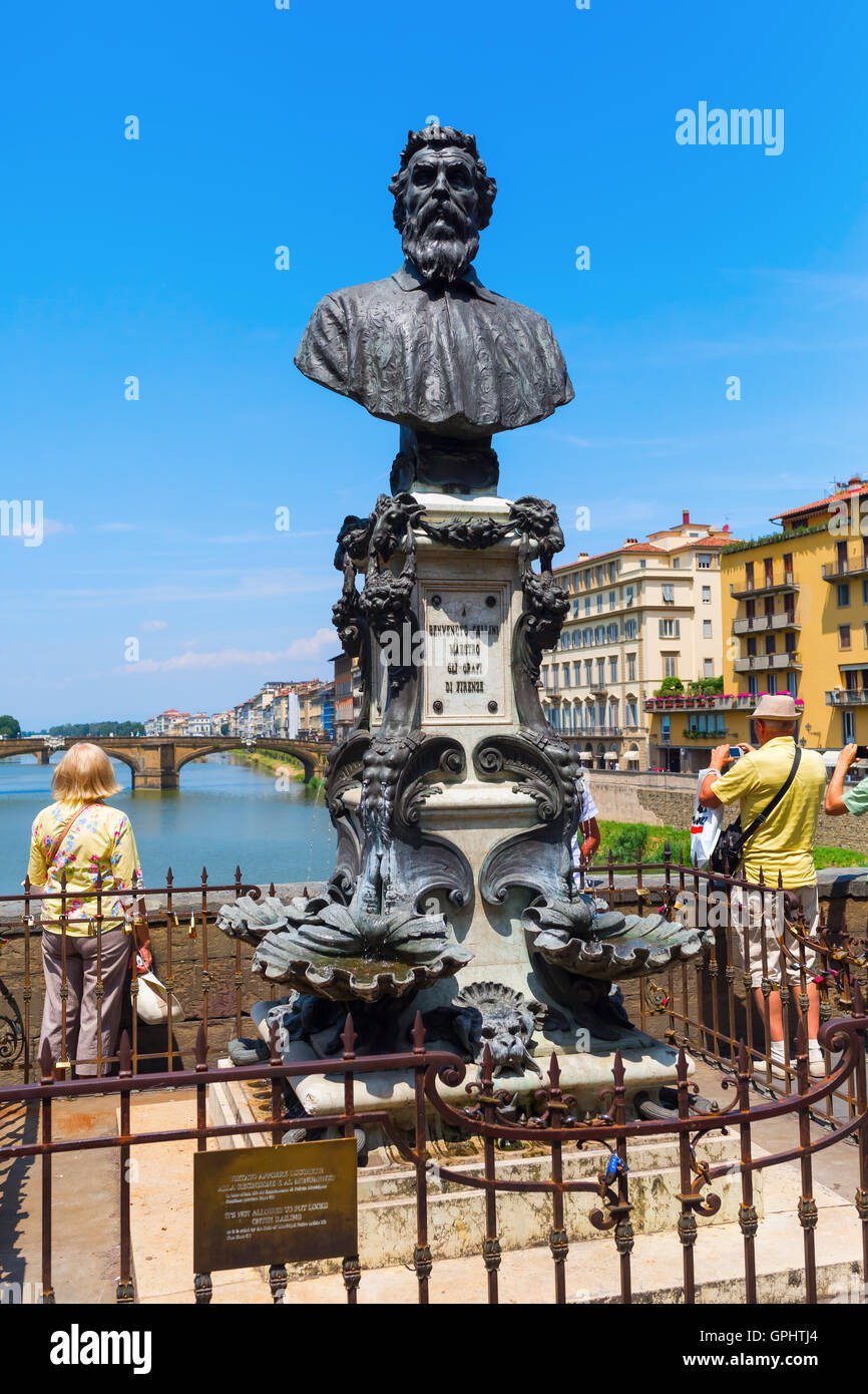 Statua su ponte vecchio immagini e fotografie stock ad alta risoluzione ...