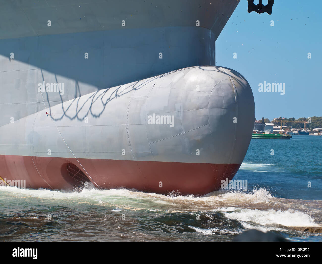 Bulbous bow immagini e fotografie stock ad alta risoluzione - Alamy