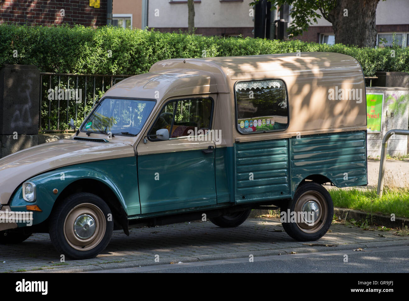 Citroen dyane car immagini e fotografie stock ad alta risoluzione - Alamy