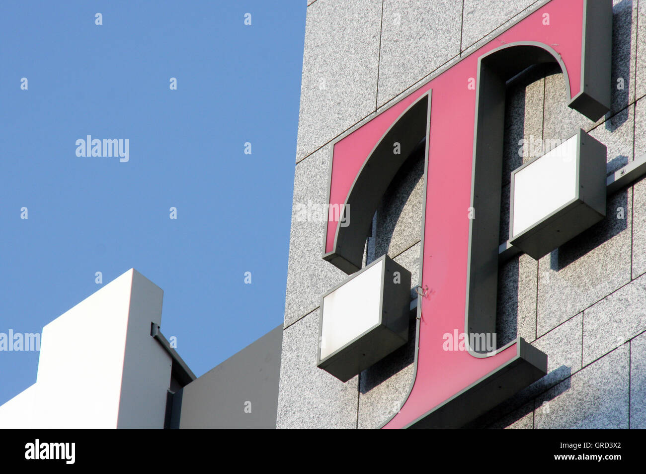 Telekom logo immagini e fotografie stock ad alta risoluzione - Alamy