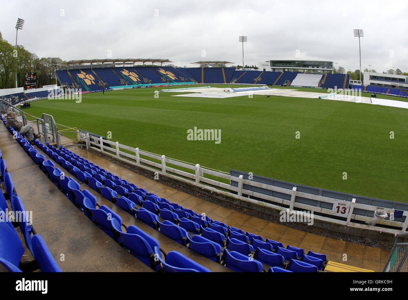 Vista generale di SWALEC Stadium come pioggia ritarda l'inizio del ...