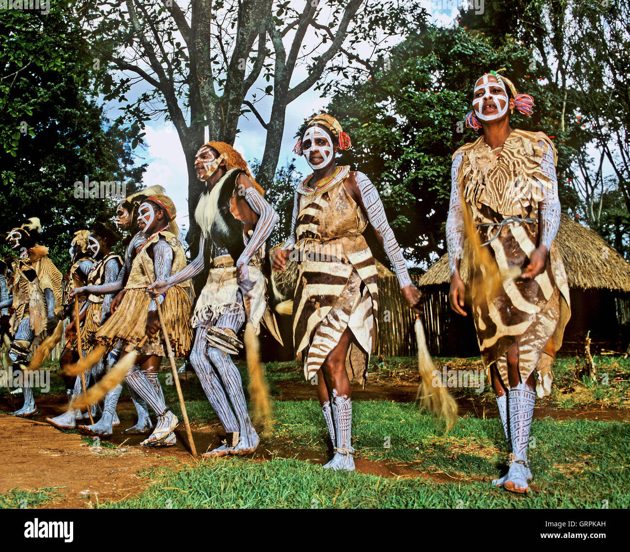 African tribesman immagini e fotografie stock ad alta risoluzione - Alamy