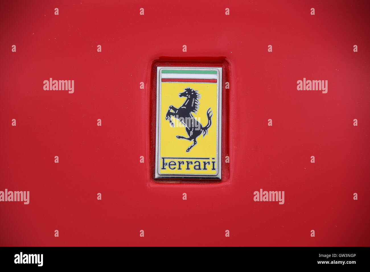 Logo ferrari immagini e fotografie stock ad alta risoluzione - Alamy