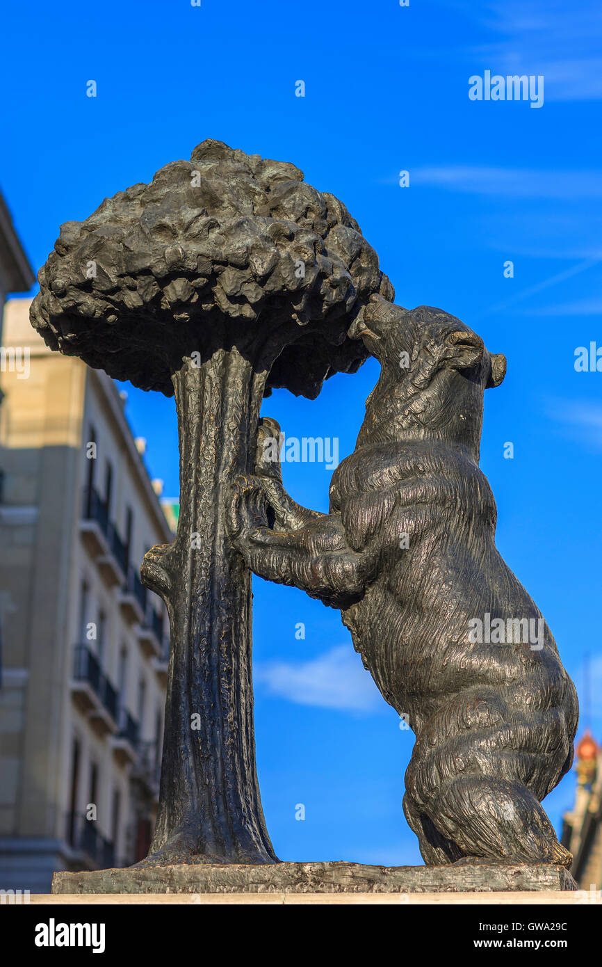 Orso e il corbezzolo immagini e fotografie stock ad alta risoluzione ...