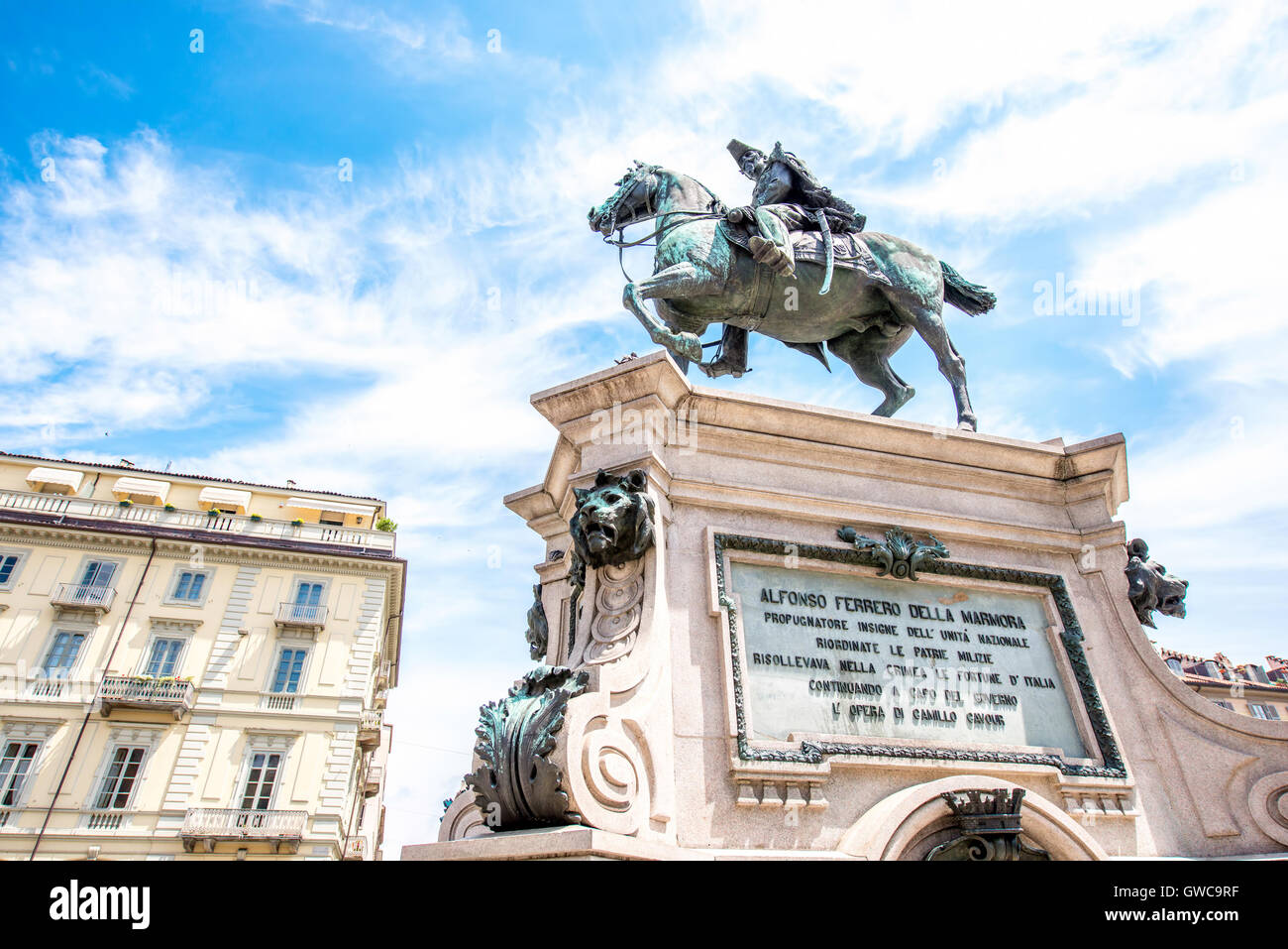 Statua di cavallo torino immagini e fotografie stock ad alta ...