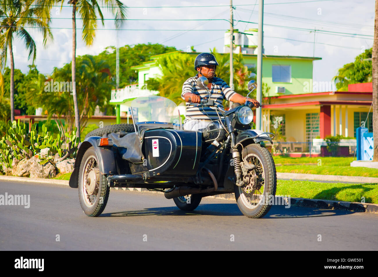 Motorcycle sidecar royal enfield bullet immagini e fotografie stock ad ...
