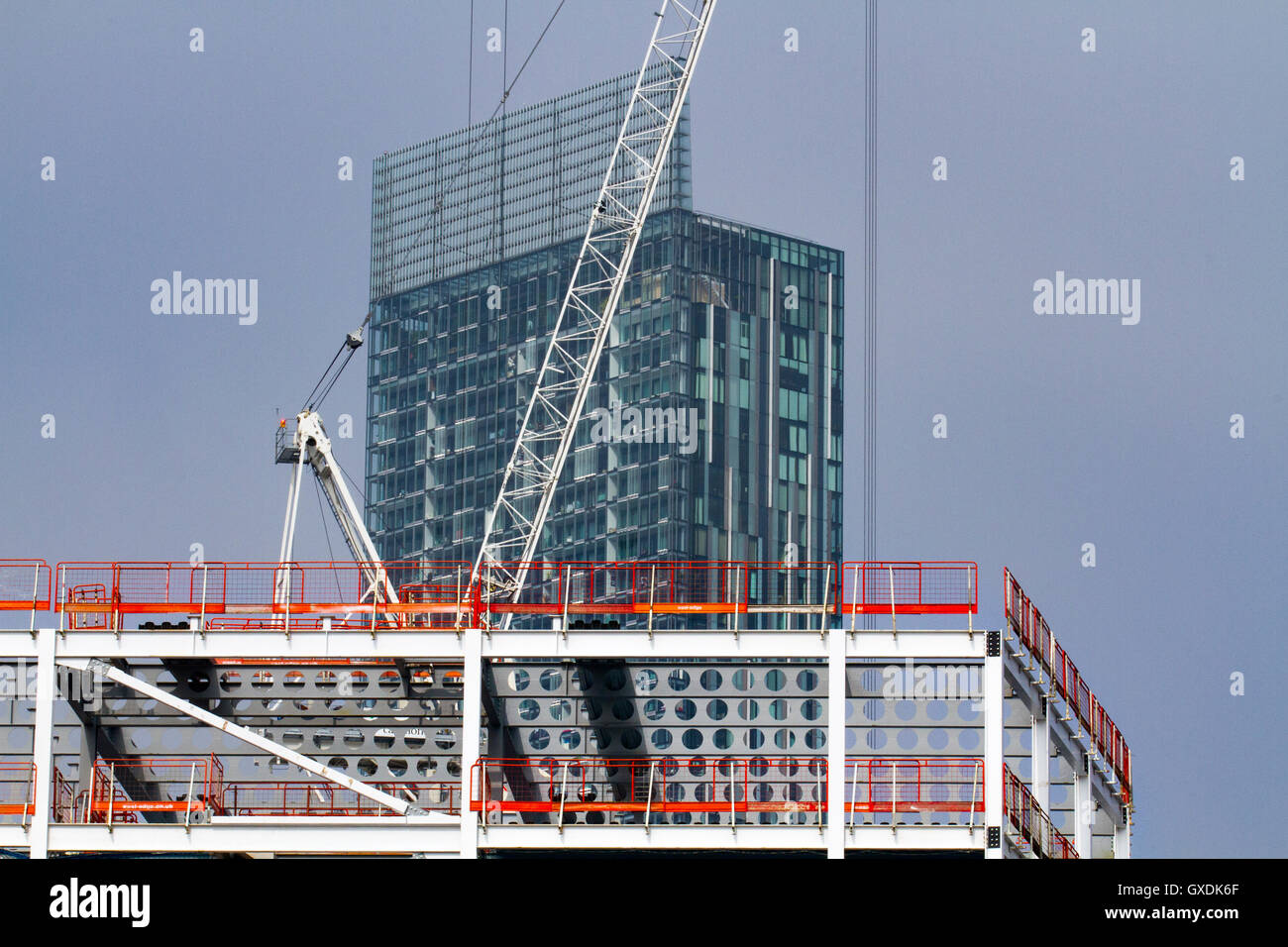 Hilton building cranes structure immagini e fotografie stock ad alta ...