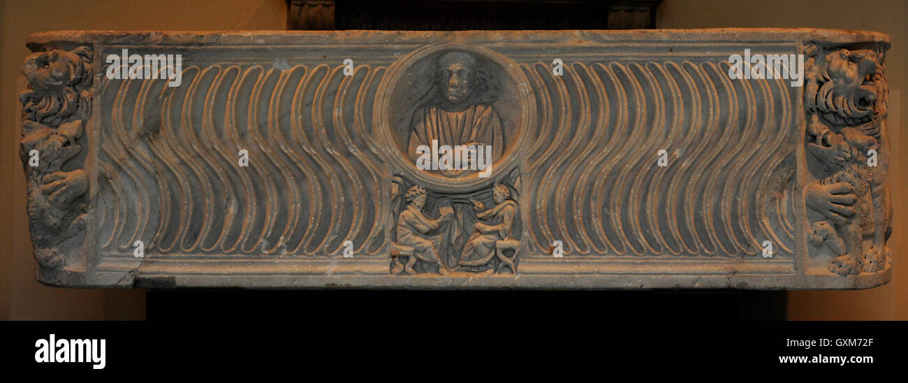 Pergamena romana immagini e fotografie stock ad alta risoluzione - Alamy