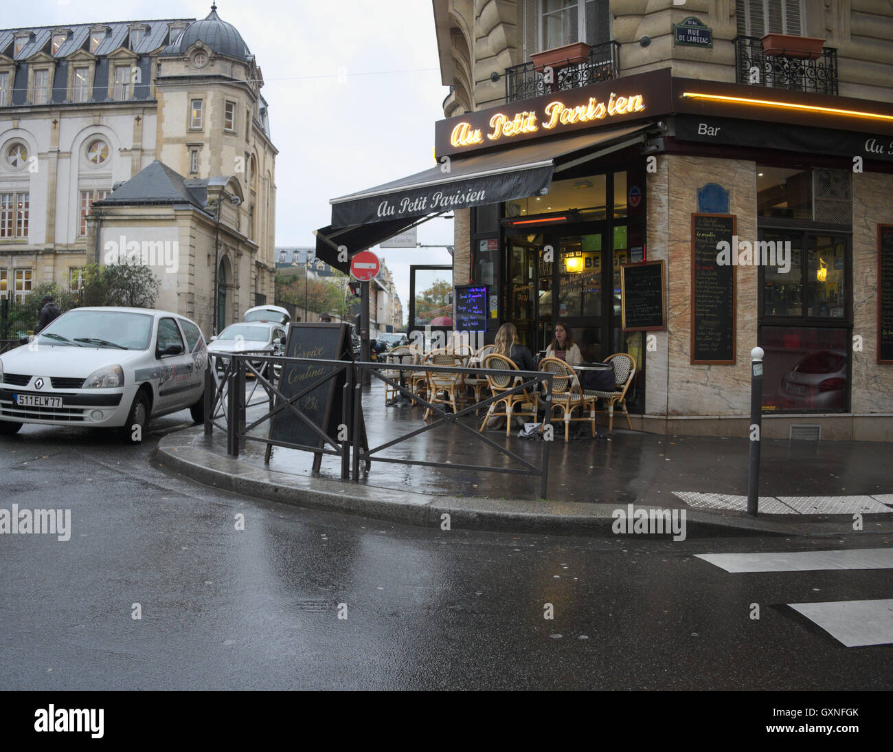 Parigi, la Città della Luce, è la capitale di Francia e uno dei più ...