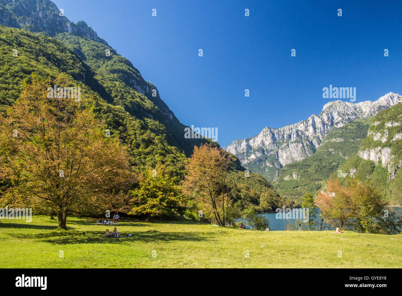 Il lago del Mis in Belluno Dolomiti parco nazionale, provincia di ...