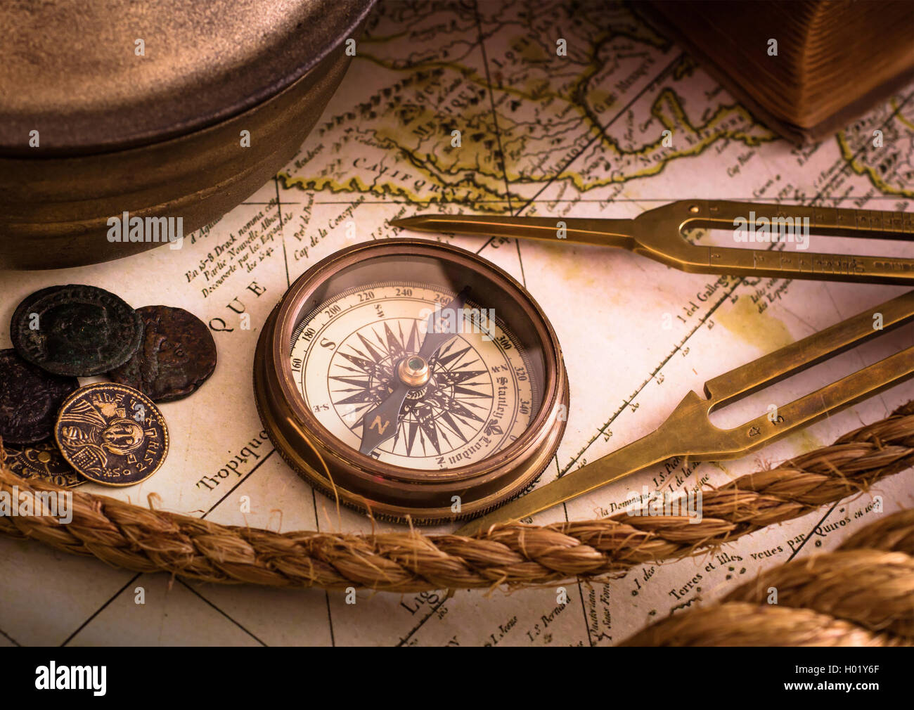 Cornice della bussola immagini e fotografie stock ad alta risoluzione ...